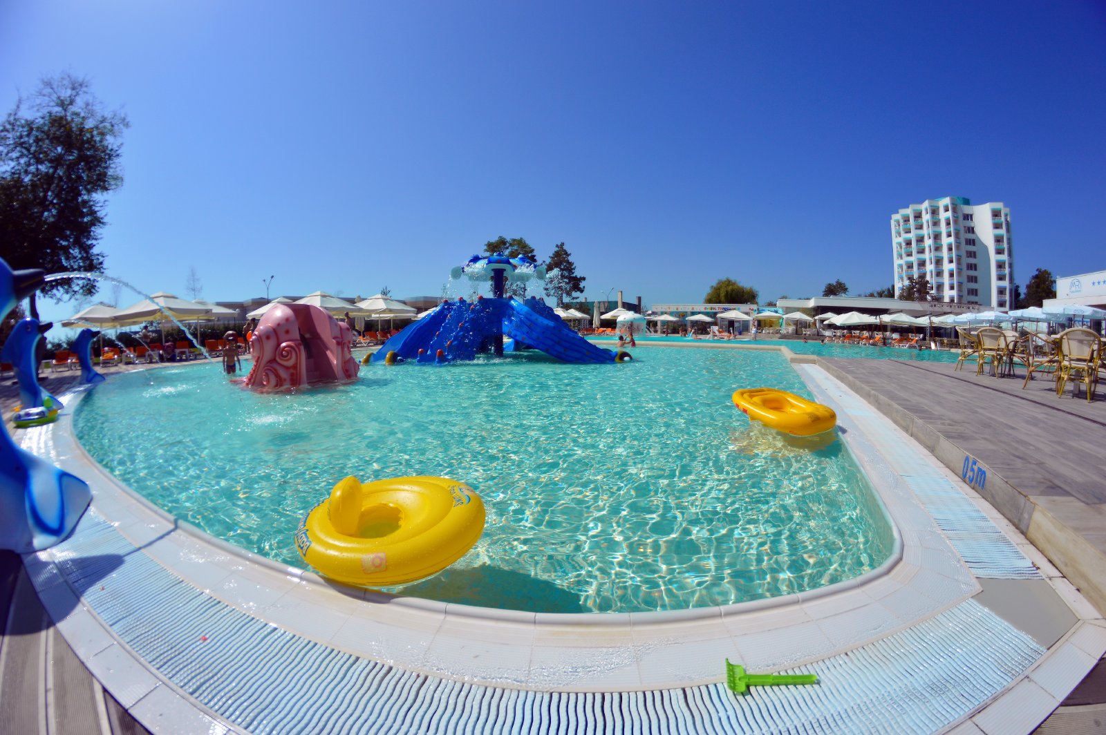 Descoperă Mera Resort, cazarea din Venus la hotel sau vile cu servicii ...